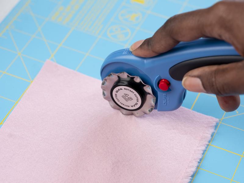 OLFA 45mm RTY-2DX/PBL Ergonomic Rotary Cutter, Pacific Blue – OLFA.com