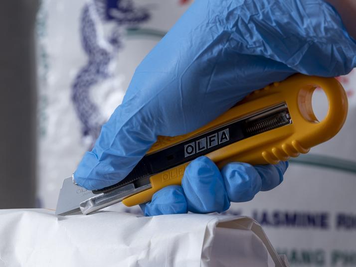 OLFA SK-4 Semi-Automatic Self-Retracting Safety Knife – OLFA.com